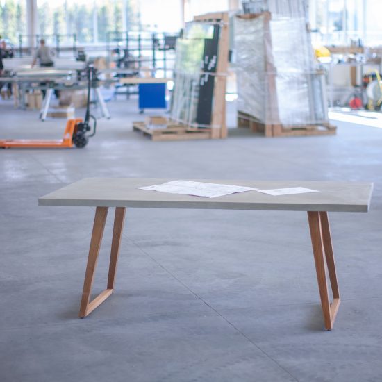 Concrete Table - Minimalistic design - InsideOut Concrete